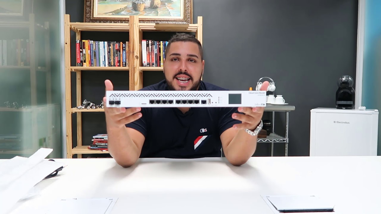 UNBOXING DA NOVA CCR-1036-8G-2S+ - YouTube