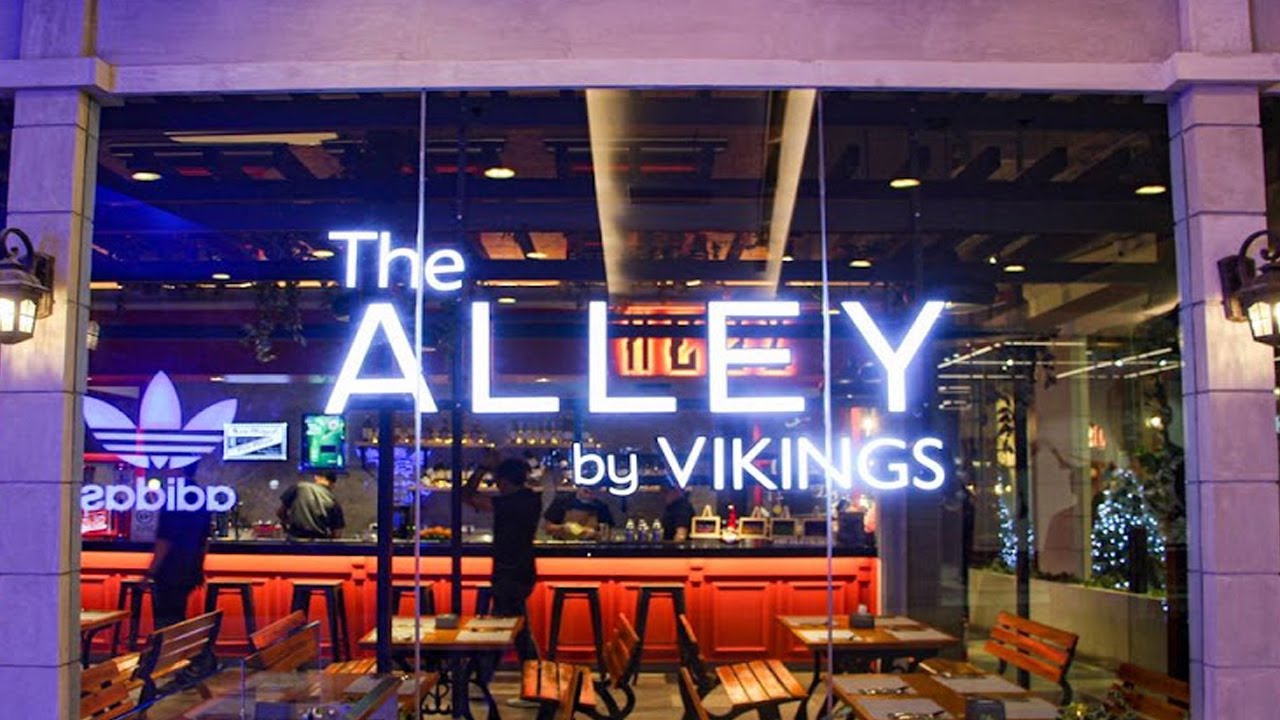 The Alley by Vikings in BGC Philippines --What to eat? - YouTube