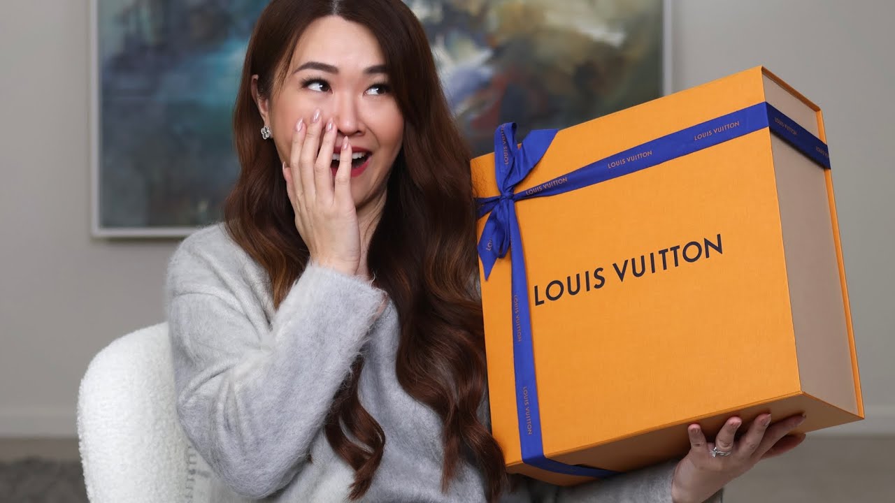 FINALLY! My First Louis Vuitton Bag in 3 Years! Plus Huge RTW Haul from ...