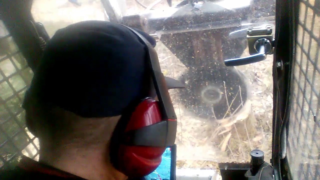 Kantojyrsimen eka koeajo.Home made stump grinder... - YouTube