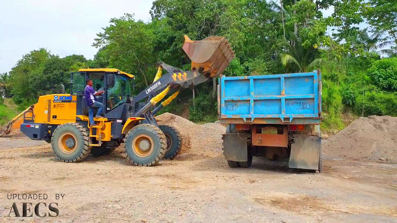 XCMG LW300FN WHEEL LOADER - YouTube