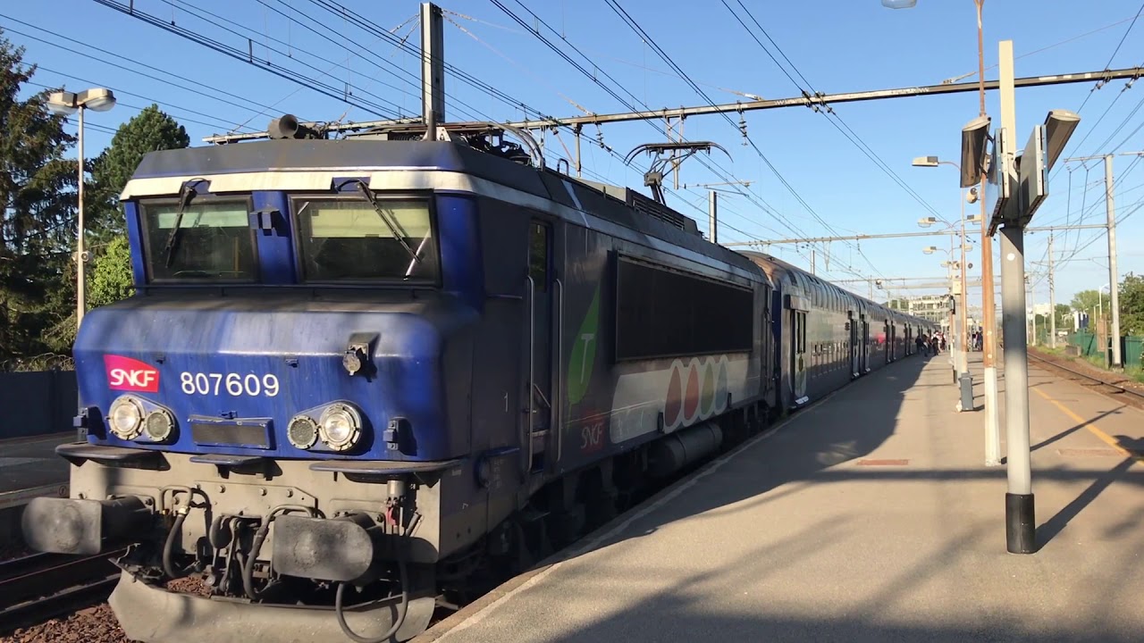 En Gare de La Verrière (78) - YouTube