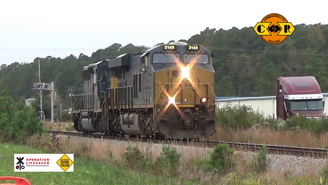 CSX 4063 (EMD SD40-3) Long hood forward leads CSX F767 on the CWRY. - YouTube