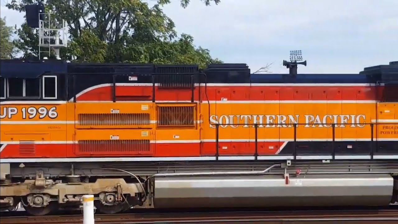 UP 1996 Southern Pacific SD70Ace Trails on CSX Q374 in Terre Haute, IN! (Meets J729) - YouTube