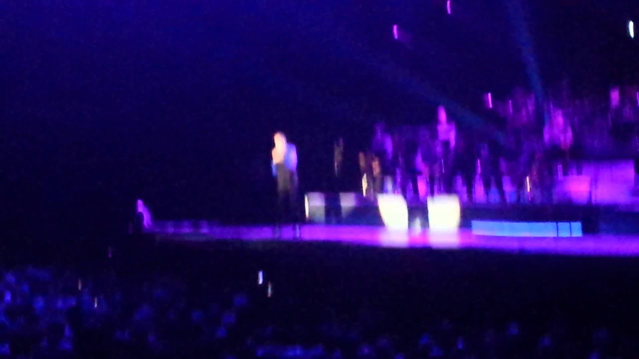 Neil Diamond. (HD). Hello Again. 26/7/15. O2 London. - YouTube