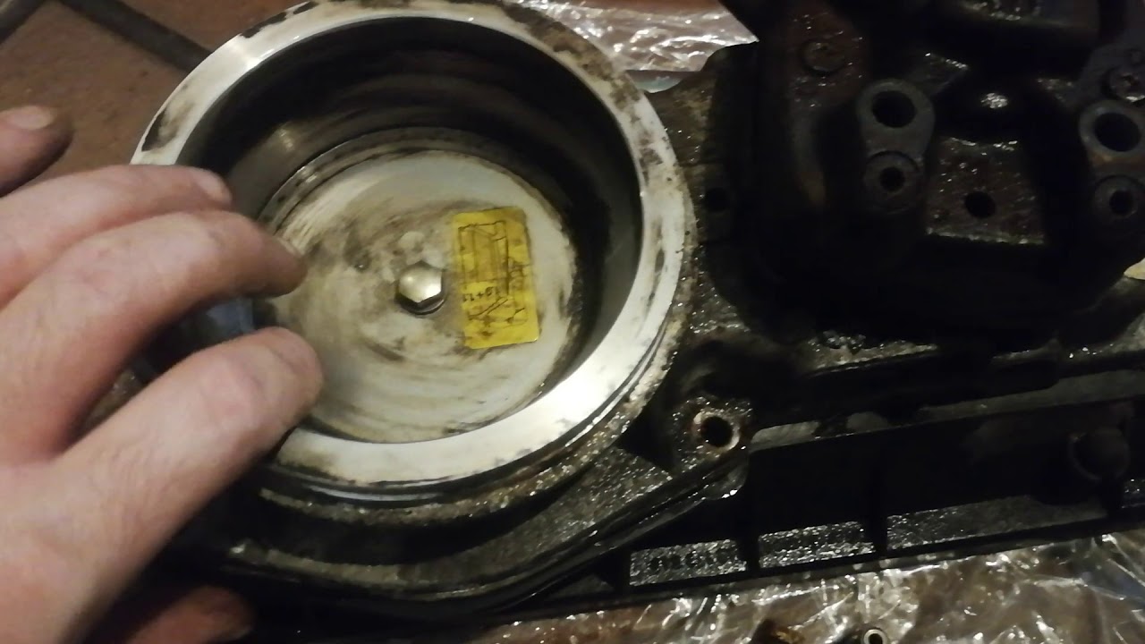 MK1 golf fuel distributer strip down pt1 - YouTube