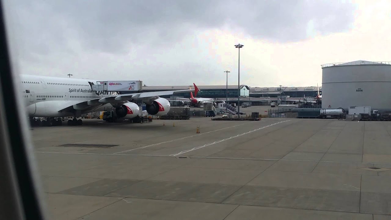 Air India B777-300 AI112 landing at London H - YouTube