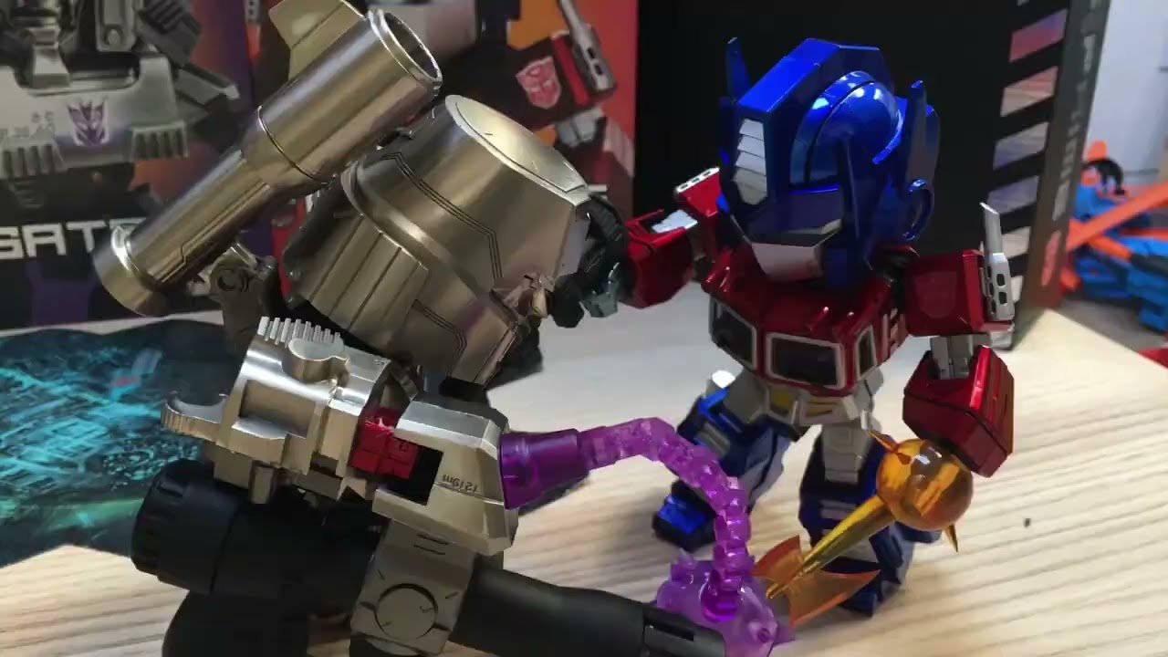 Chibi Optimus Prime vs Chibi Megatron - YouTube