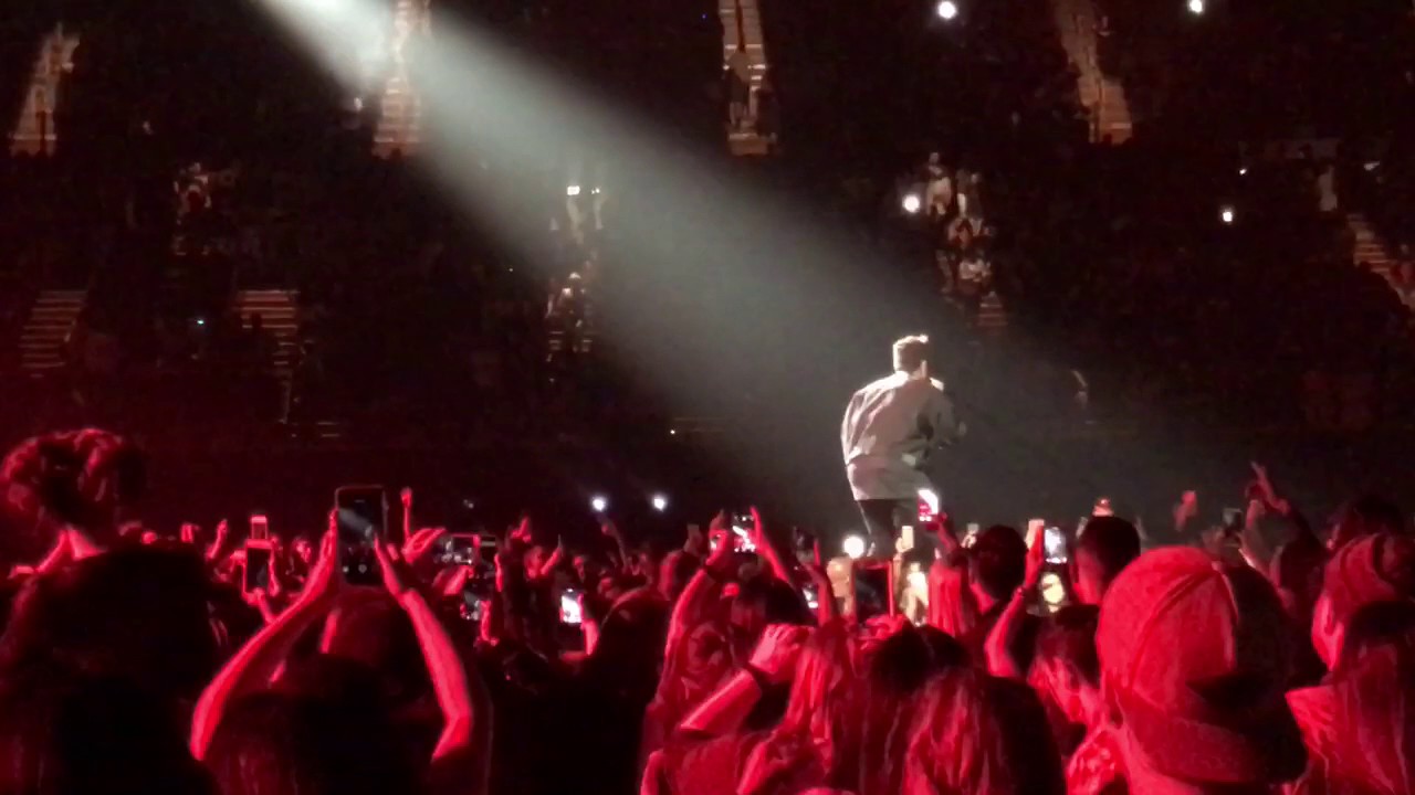 The Weeknd "Reminder" live at the Forum 4/30/17 - YouTube
