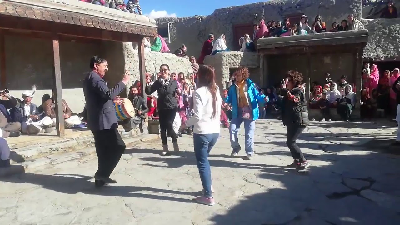 Amazing Dance performed by Female Tourists on Local Music - YouTube