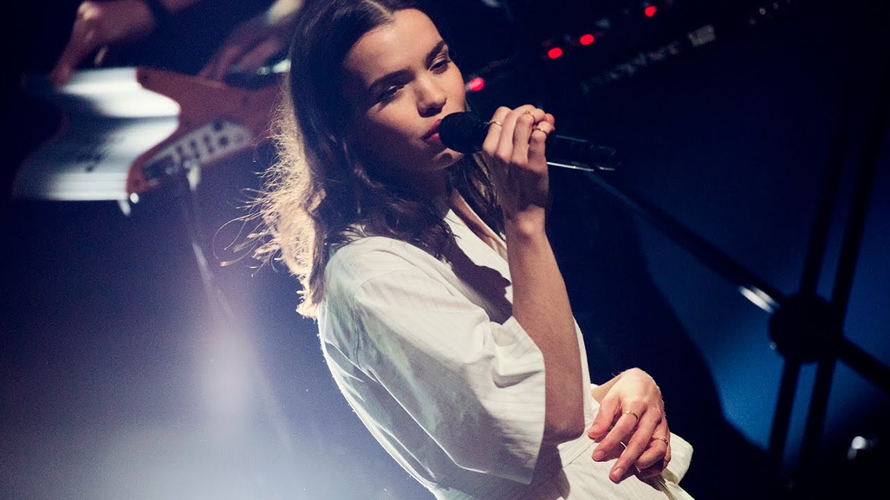 LIVE hos LINDMO: ARY - "Childhood Dreams" - YouTube