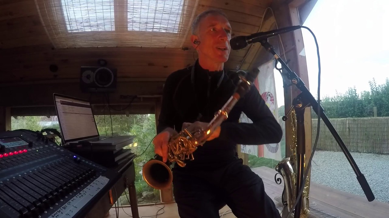Play better sax solos part 3 - YouTube