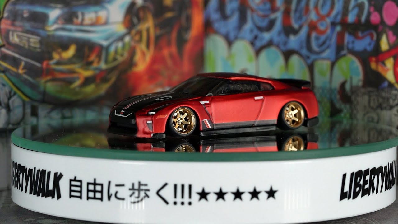 Hot Wheels Toy Fair R35 lowered and cambered with R34 lowered! - YouTube