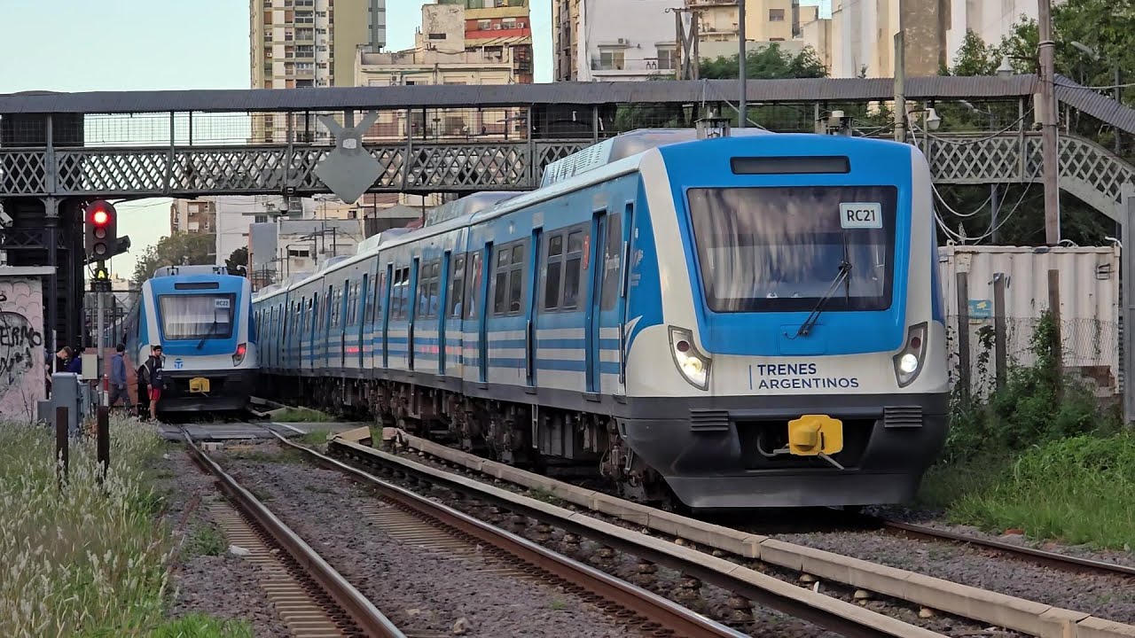 CSR RC21 TA saliendo de estación Caballito - YouTube