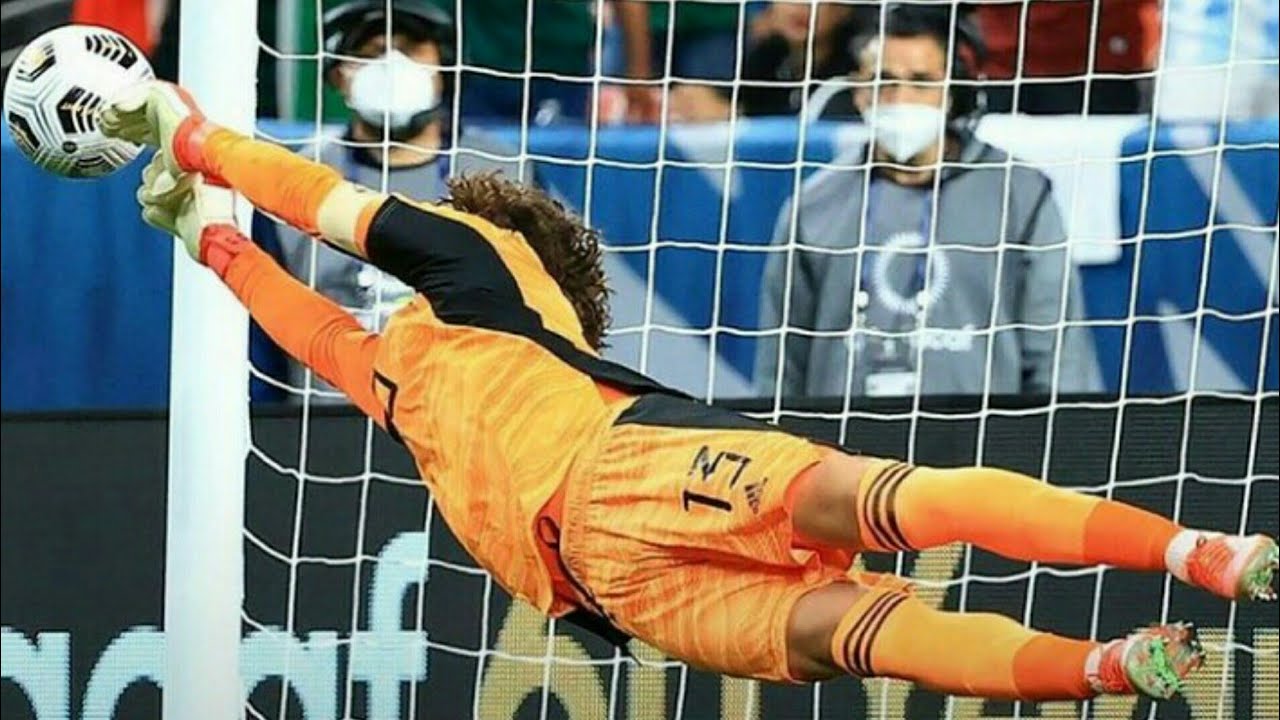 Guillermo Ochoa penalty save vs Costa Rica - YouTube