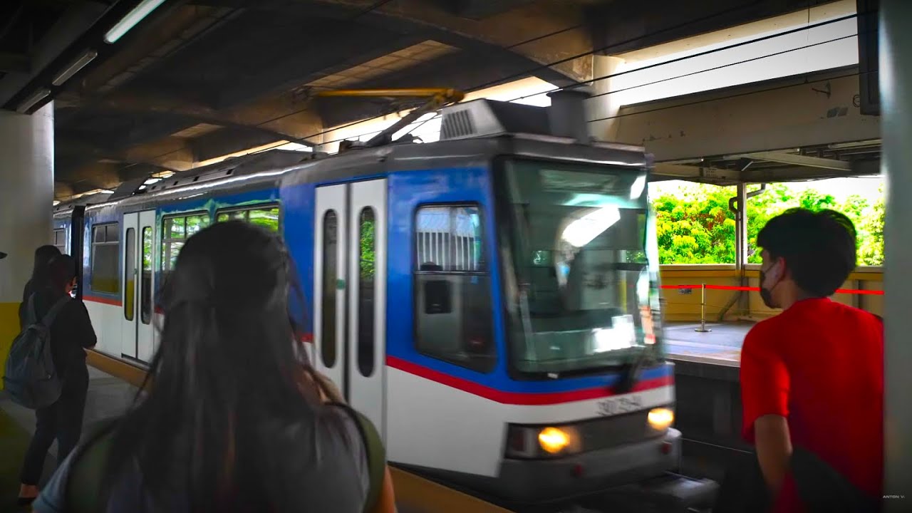 Philippines, Metro Manila, MRT ride from GMA-Kamuning to Taft Avenue ...