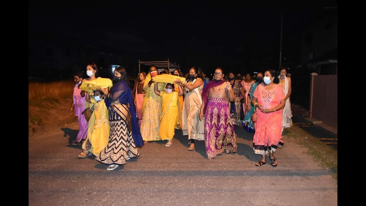 Pundit Vishnu Maharaj - Janew Ceremony - Maticoor Night - YouTube