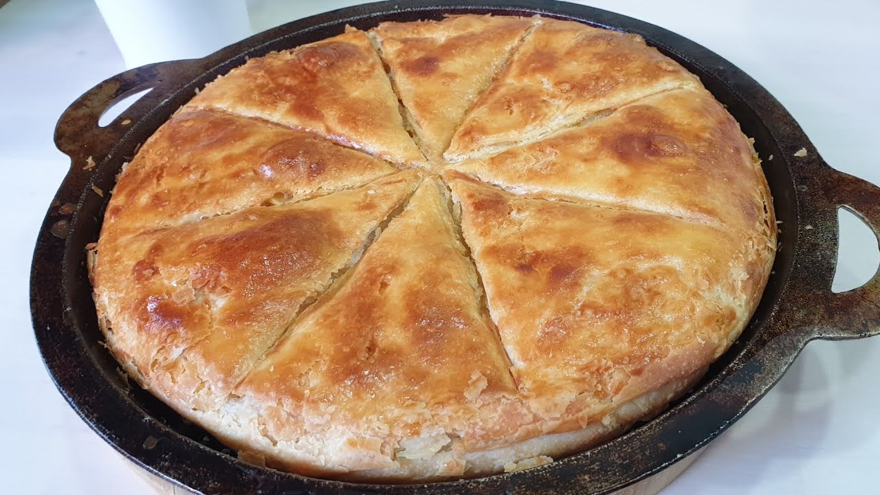A Large Crunchy Pie With Easiest Way And An Economical Filling Without a-large-crunchy-pie-with-easiest-way-and-an-economical-filling-without