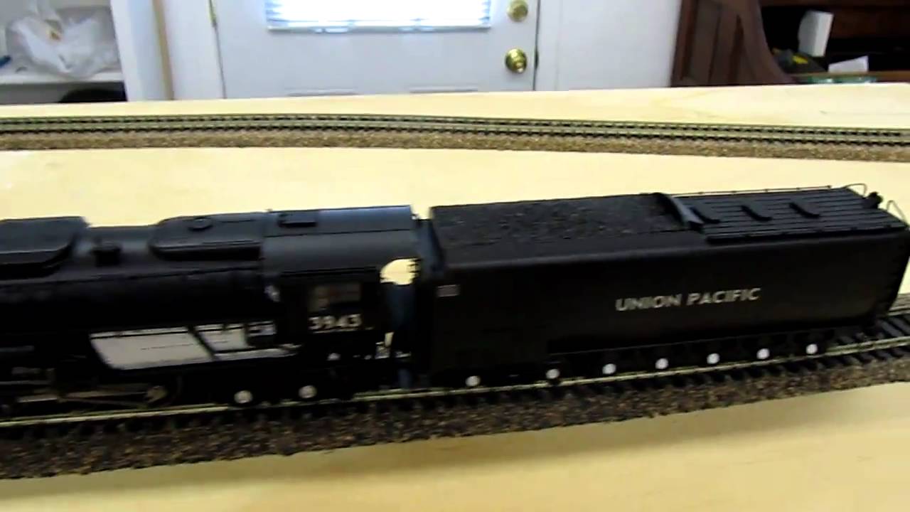 Union Pacific Challenger #3943... WHATA GAL! - YouTube