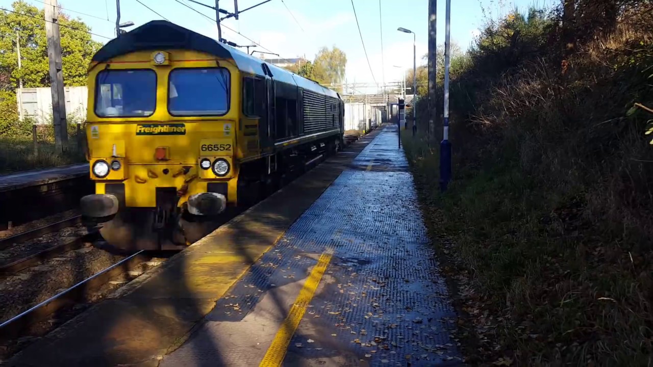 Trains at Heald Green Styal line 11/11/16 - YouTube