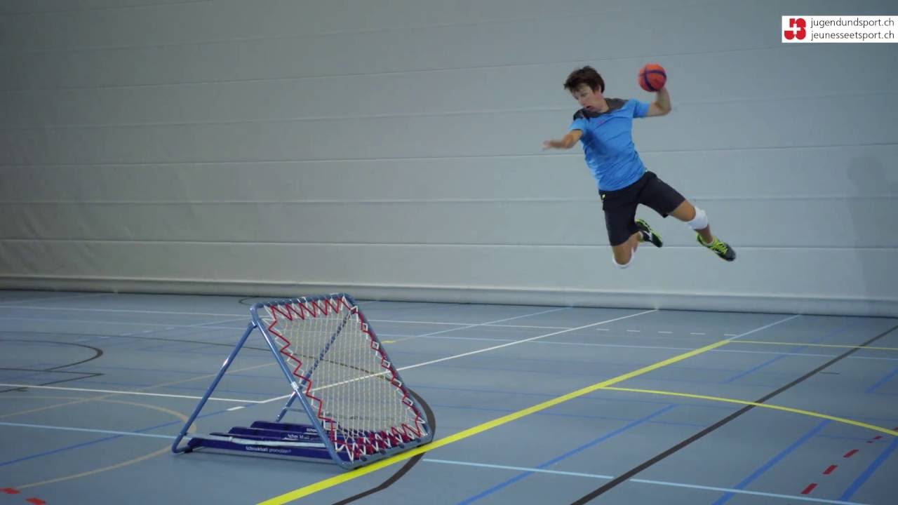 Tchoukball: Tir à 45° en deuxième zone (par un gaucher) - YouTube