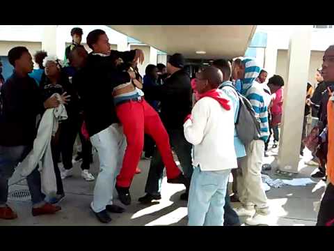 Greco midde school figth - YouTube