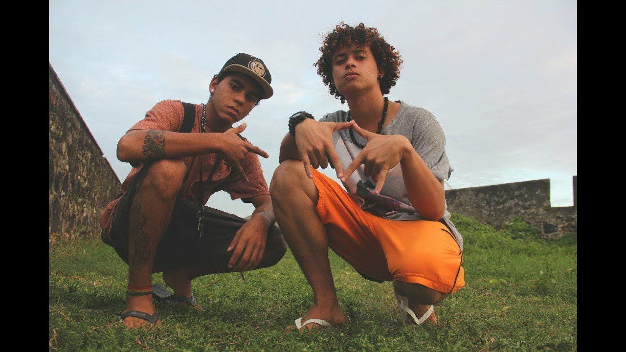 Um Minuto de Poesia #9 - Julio Mola + Sam MC ( Alcateia MC´s) - YouTube