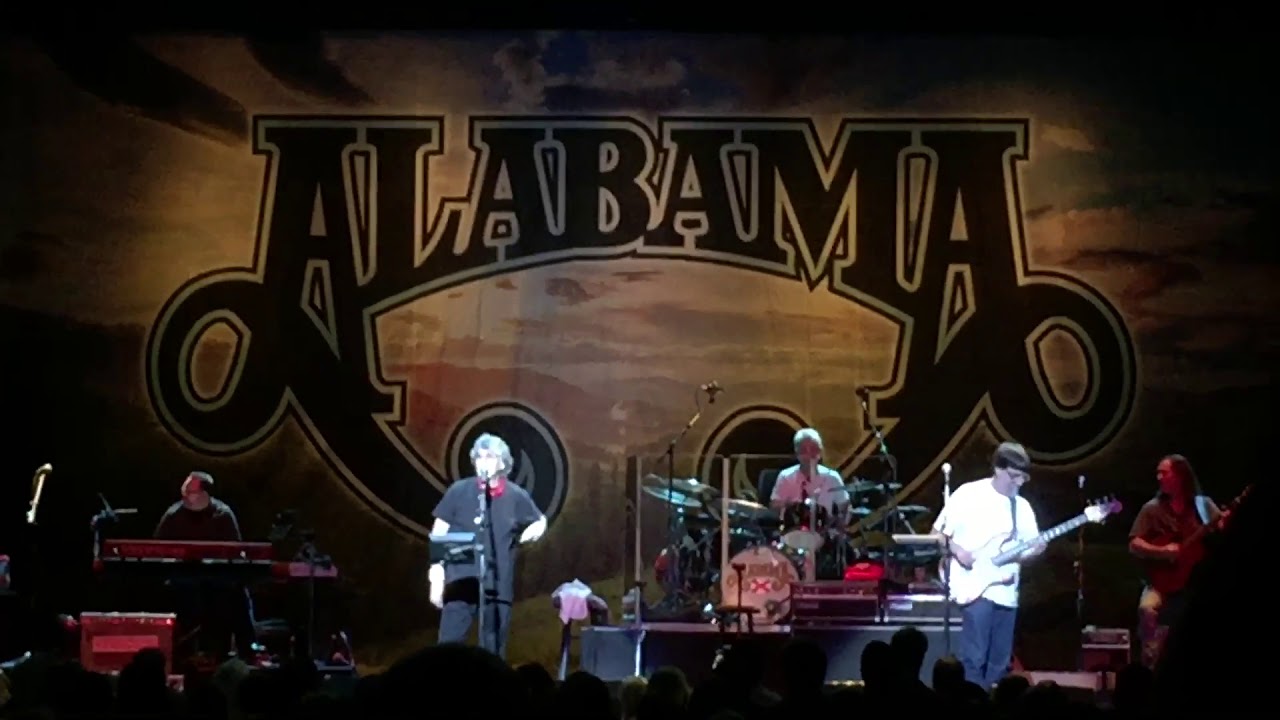 Alabama singing "Born Country" in Sugar Land, TX on 10-19-17 - YouTube