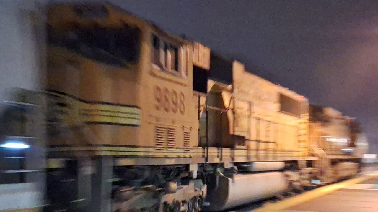 BNSF H2 SD70MAC 9898 Trails 2nd on H-GALNSI! (3/7/25) - YouTube