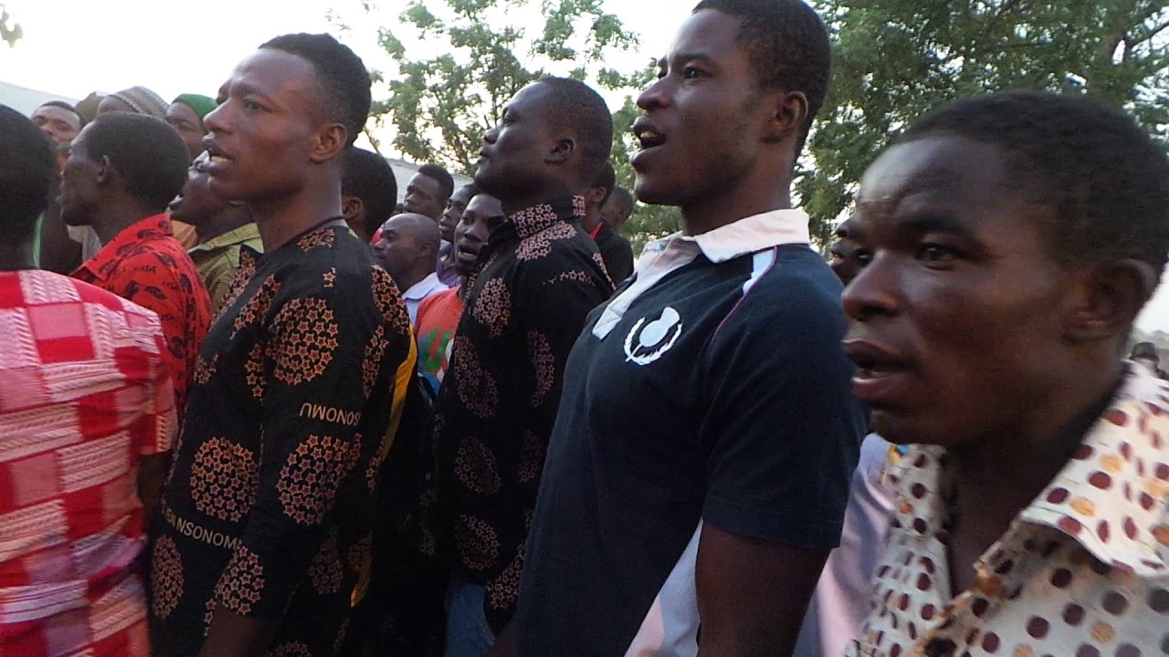 Lawa, a dance of the bassare people - YouTube