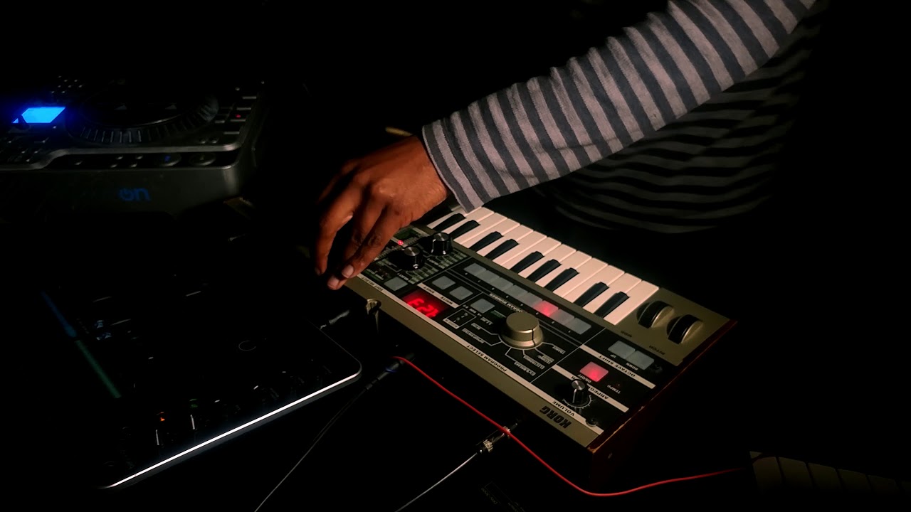 iPad Jam #1 (microKORG + iPad + Ditto X4 Looper) - YouTube