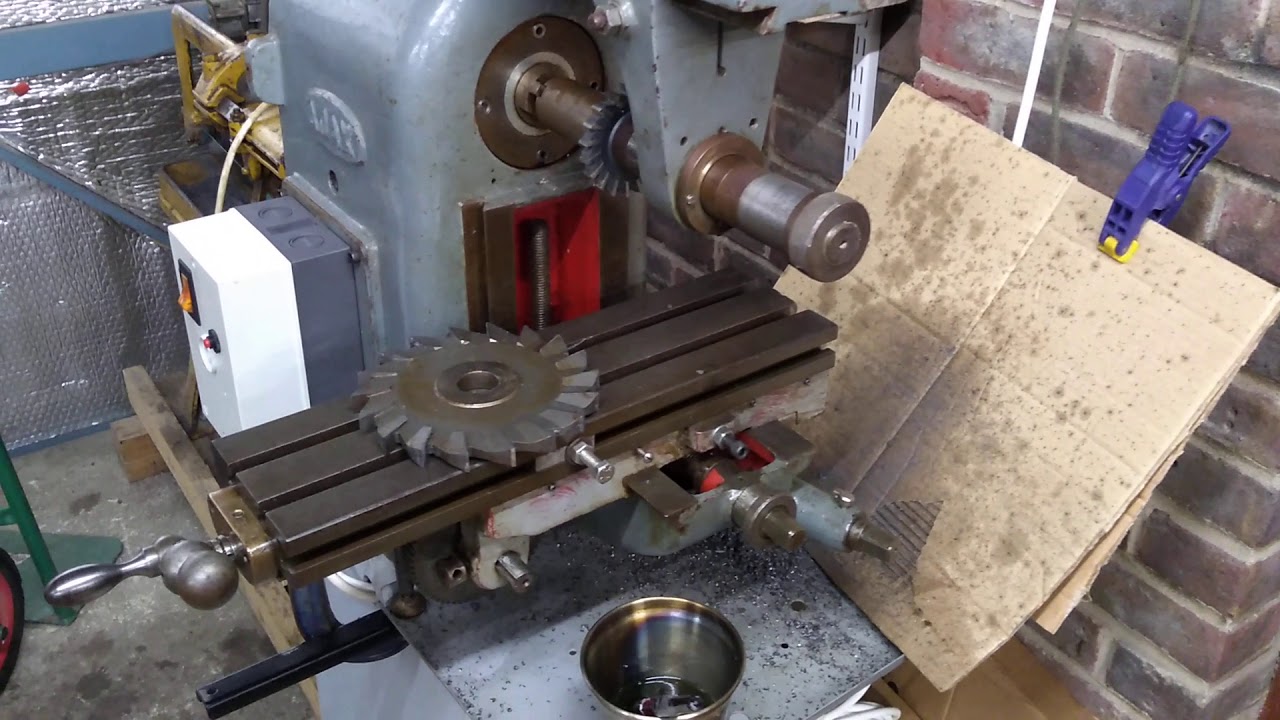 An update on my vintage Ajax AJ8 milling machine - YouTube
