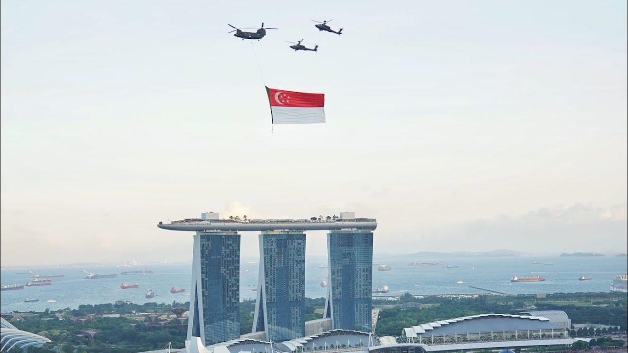 NDP 2024 Singapore Flag with Helicopter || Singapore National Day ...