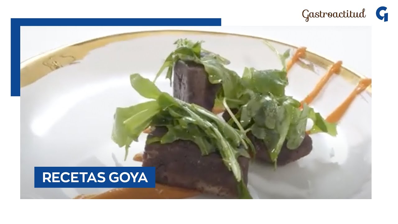 Yuca asada en caldo de frijoles con crema de mamey y achiote - YouTube