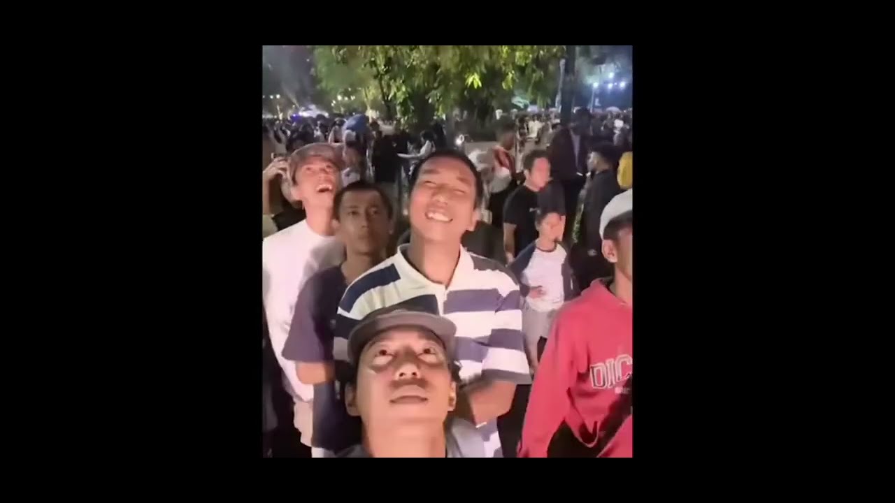 Reacting to Memes Compilation V305 - YouTube