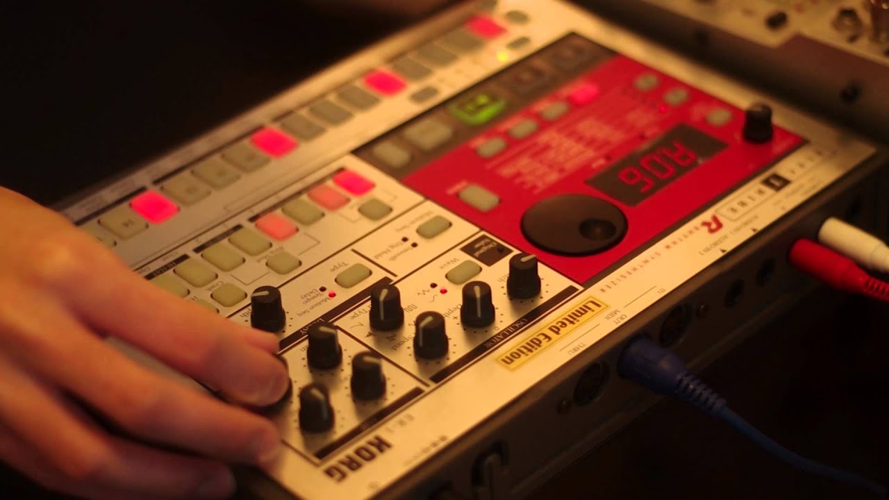 Playing With KORG ELECTRIBE ER-1 - YouTube