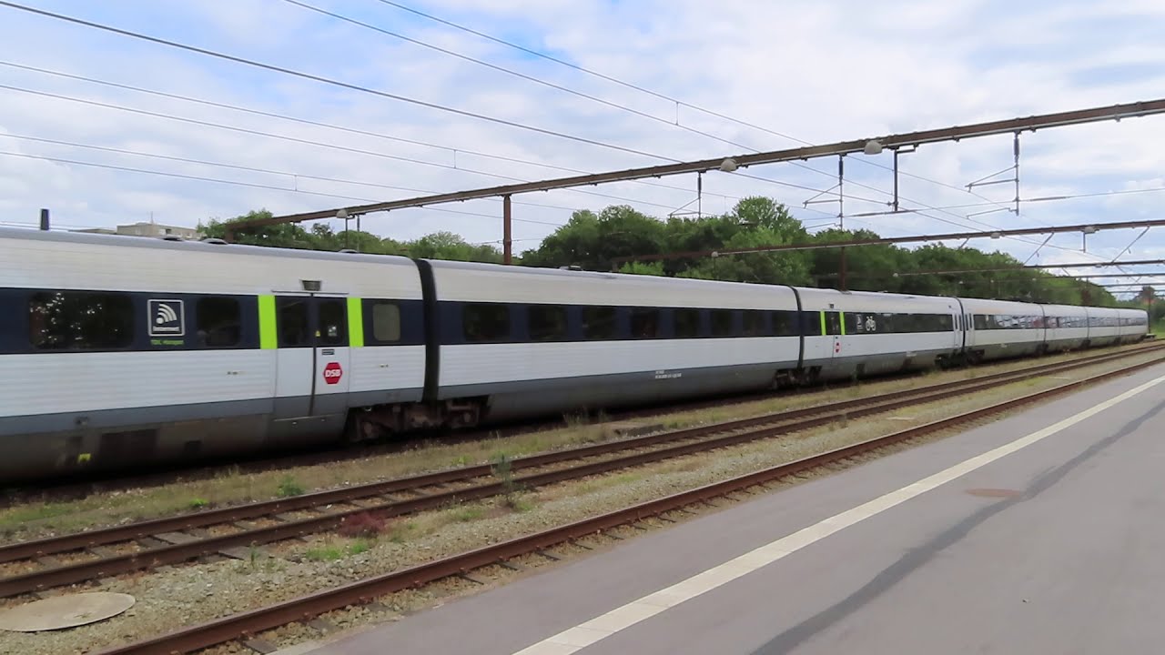 IC3 afkobling - Train Splits in Two - YouTube