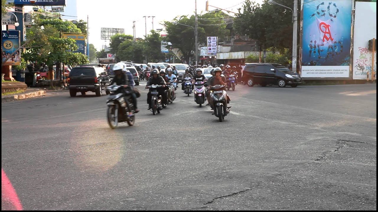 Traffic in Denpasar, Bali, Indonesia - YouTube
