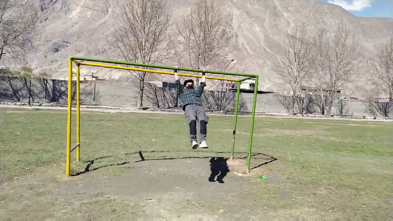 Handstand | body flag | pullups | City park Gilgit - YouTube