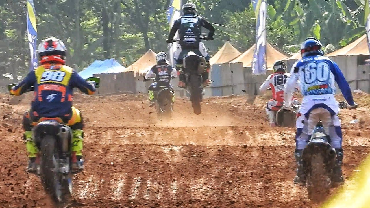 Aksi Vokalis Band Hello Widi Nugroho Komunitas MX Indonesia A moto 1 ...