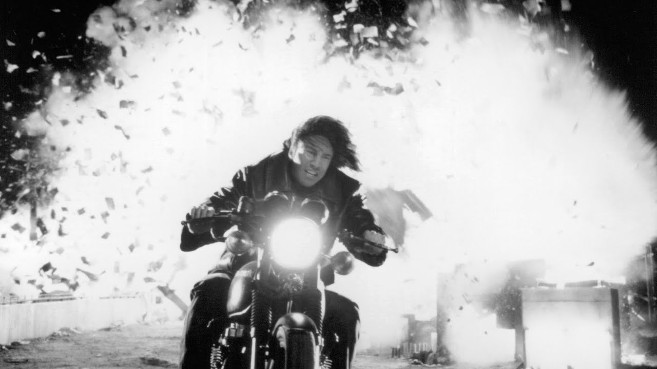 Keanu Reeves in Kawasaki KZ1000 / Chain Reaction (1996) ☆☆☆ - YouTube