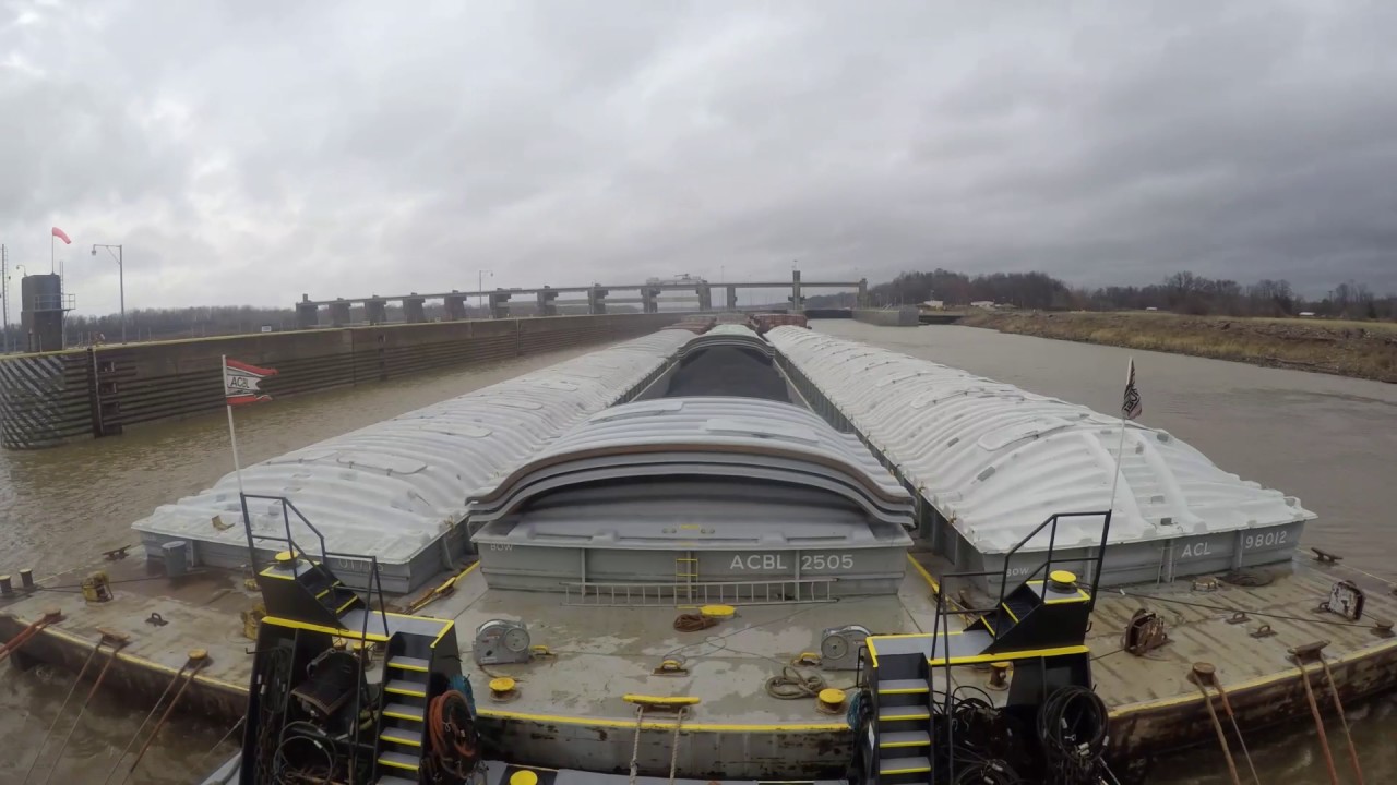 Newburgh Lock Southbound - YouTube