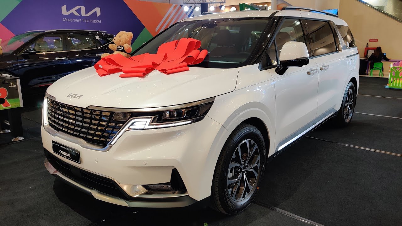 2022 Kia Carnival 11 Seats White Color - Elegant and Powerful MPV ...