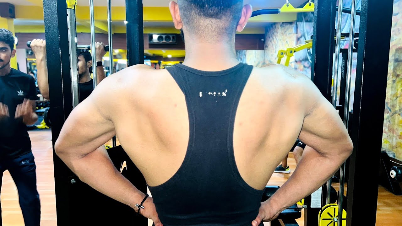 seated rowing drop set 💪 build you back #backworkout #steadrow # ...