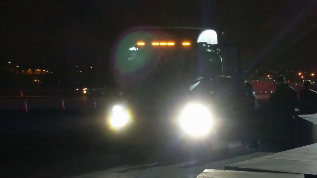 Tesla Semi acceleration/Грузовик Tesla/Tesla Semi ускорение - YouTube