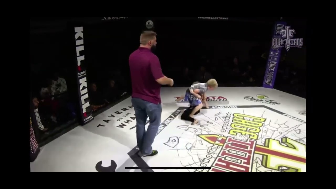 My first super fight at Cage Titans Dj Mackiewicz Vs Asher Glover - YouTube