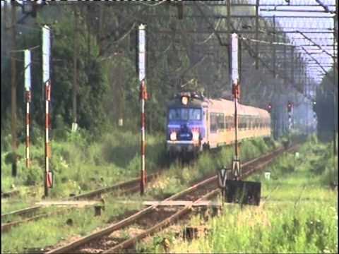 EU07-216 z IC TLK Pirat 84500/1 oraz ET22-869 przejeżdżają w klimacie przez Kuźnie Raciborską ...