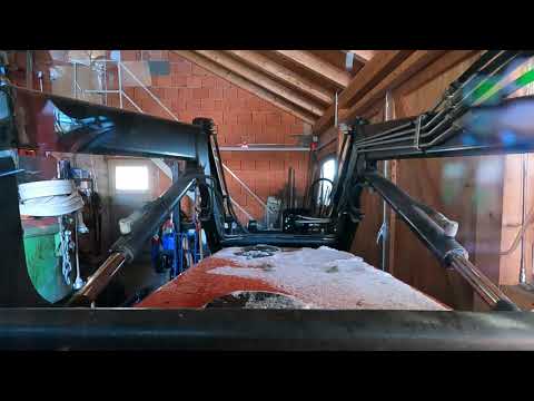 Brennholz mit dem Same Argon und der Seilwinde aus dem Wald holen. Forstwirtschaft