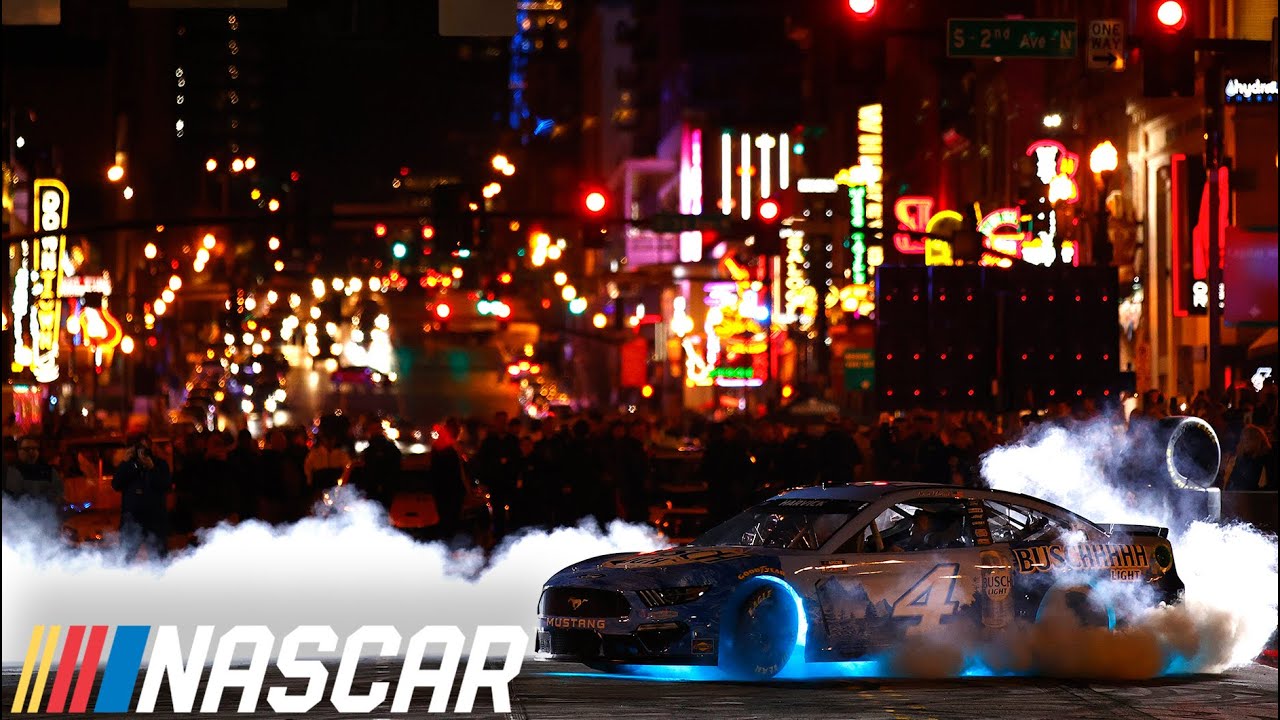 Best Burnout? Kevin Harvick tries his hand at winning the 2021 burnout ...