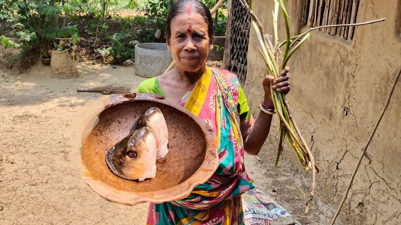 Tribal grandma cooks mouthwatering Kochur Loti with big fish head ...